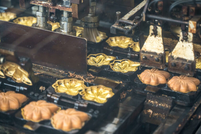 Momiji Manju: Japan’s Amazing Maple Leaf Sweets! - Sakuraco